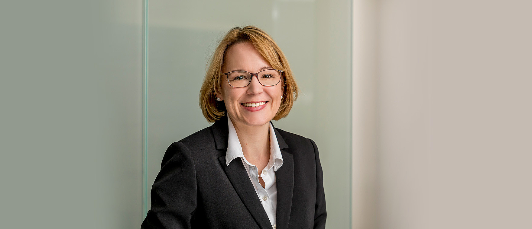 Deborah Dick | Kirschbaum & Partner GbR